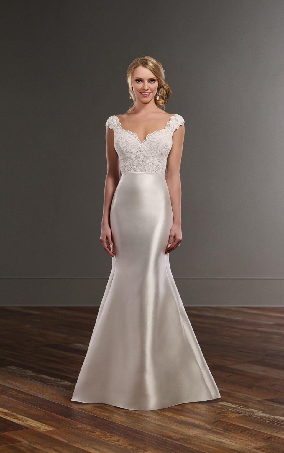 Satin Form Fitting Wedding Dresses Ideas | PrestaStyle